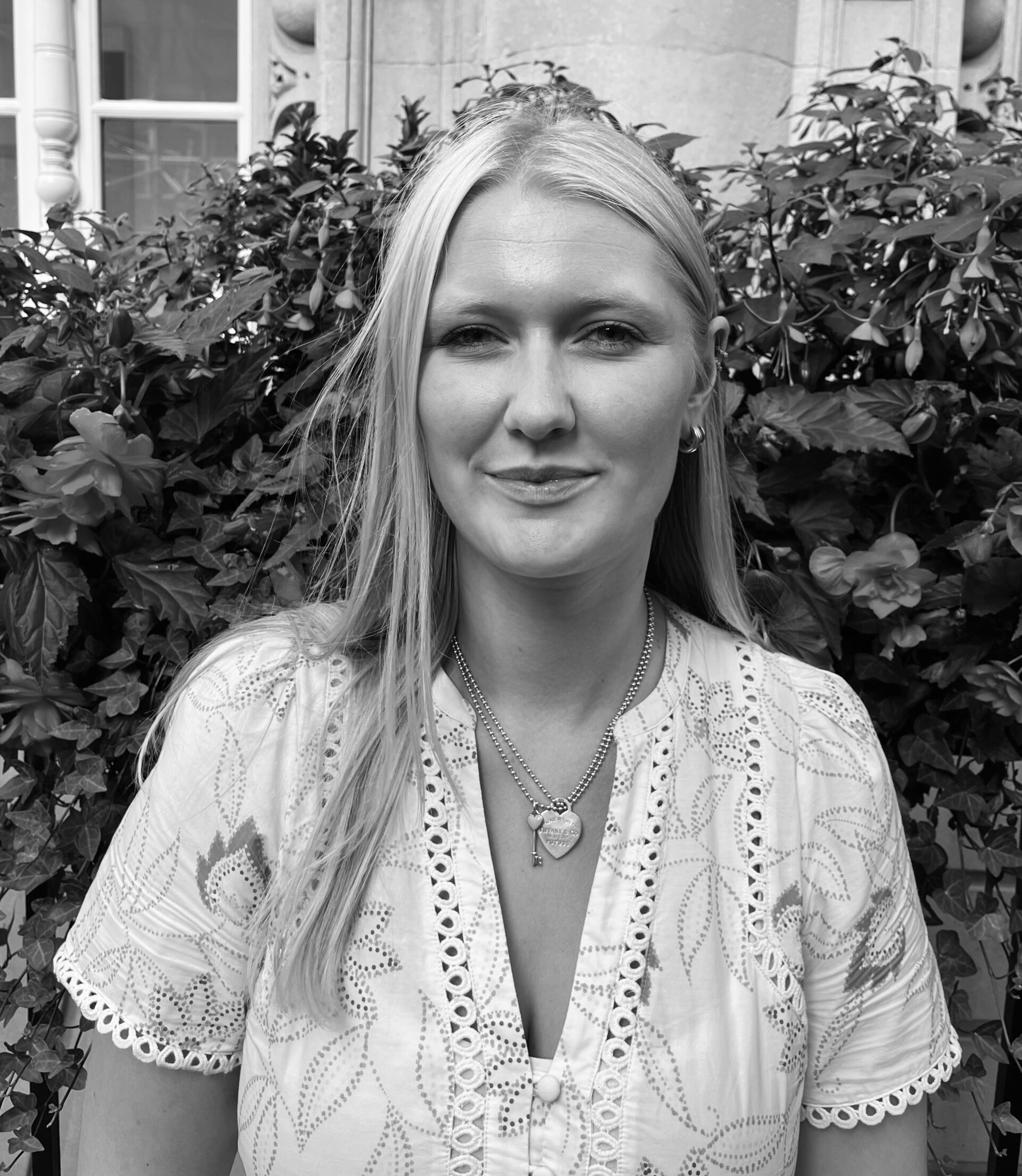 Who we are - Fine Art Commissions